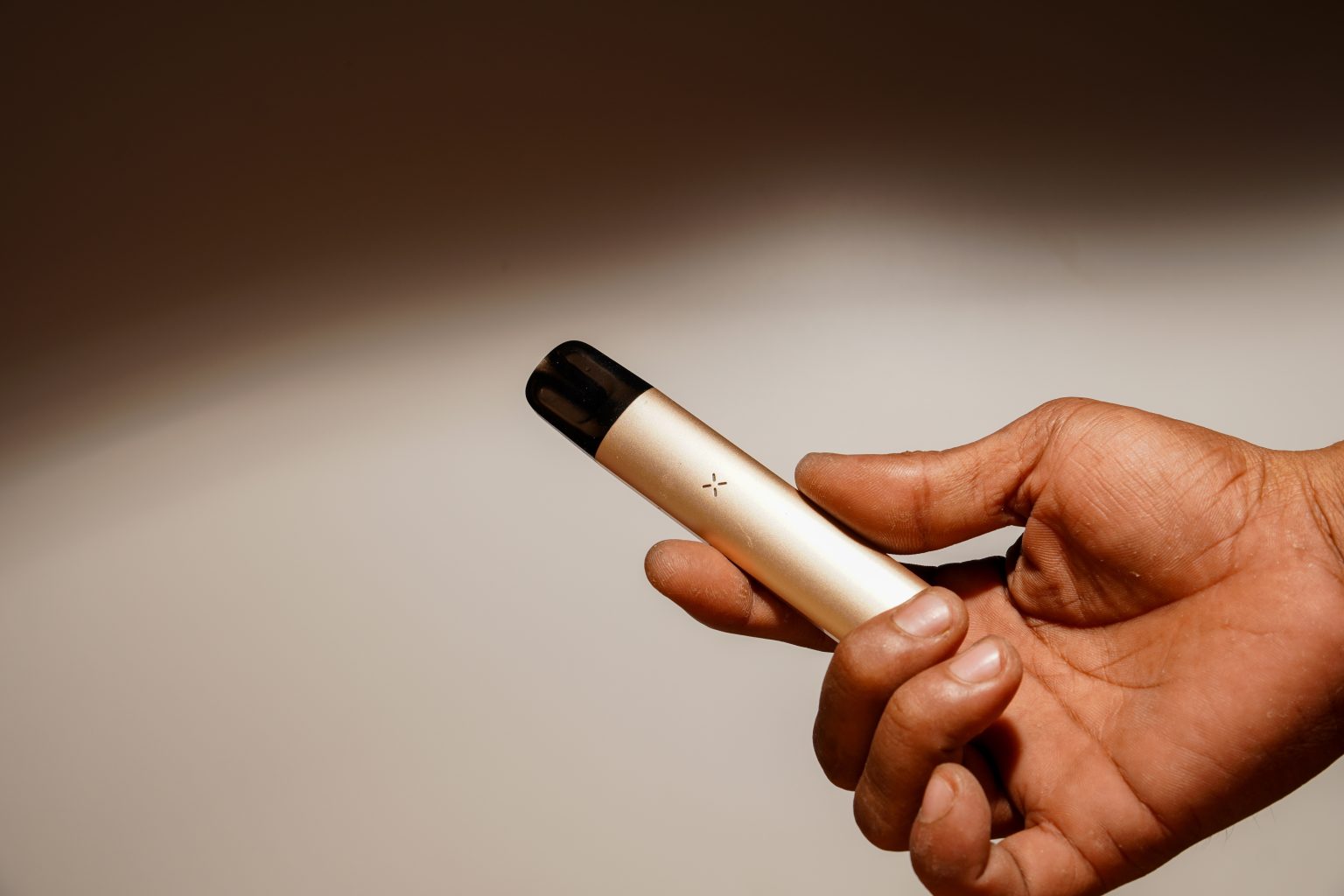 The untold story of the first E-Cigarette inventor | Pouch Patrol